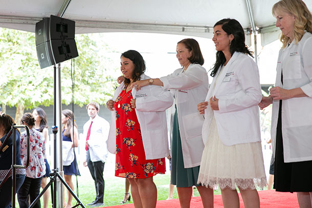 New medical students initiate career at White Coat Ceremony - HSC News